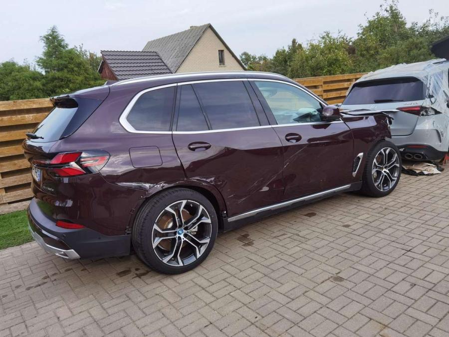 Sarkans BMW X5 2024 Kauņa, ar dzinēja tilpumu 3.00 L un nobraukumu 25 tūkst. km par 38500 €, foto 60 vietnē AUTOMOTO.COM.LV