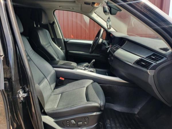 BMW X5 2007 in Riga, with an engine capacity of 3.00 L and mileage of 263 thousand km for 9950 €, photo 7 on AUTOMOTO.COM.LV