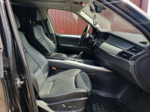 BMW X5 2007 in Riga, with an engine capacity of 3.00 L and mileage of 263 thousand km for 9950 €, photo 8 on AUTOMOTO.COM.LV