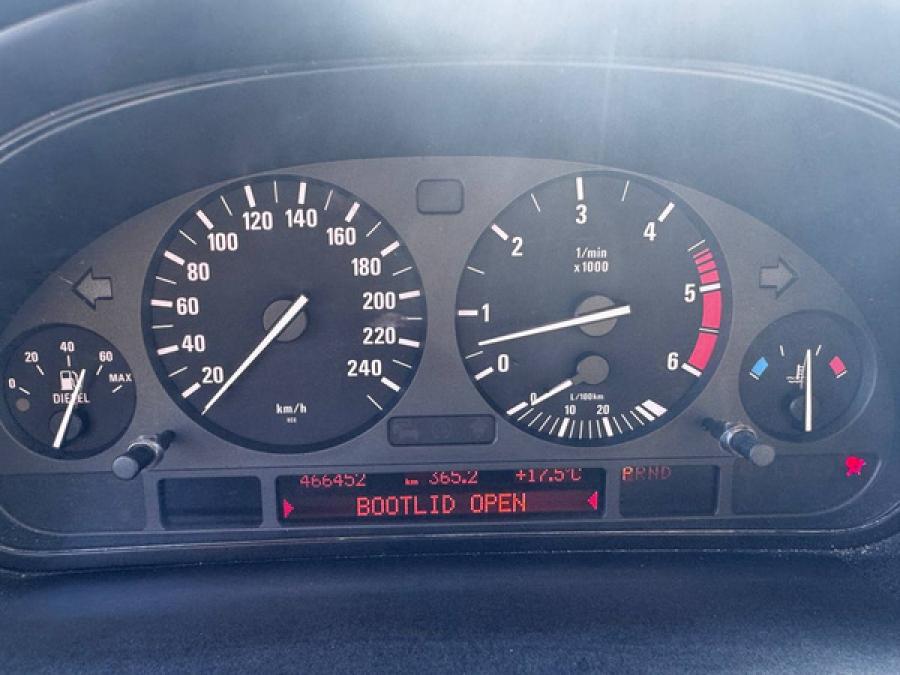 BMW X5 2001 in Tallinn, with an engine capacity of 3.00 L and mileage of 460 thousand km for 3300 €, photo 12 on AUTOMOTO.COM.LV