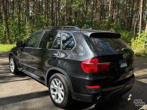 BMW X5 2011 in Vilnius, with an engine capacity of 3.00 L and mileage of 196 thousand km for 8499 €, photo 7 on AUTOMOTO.COM.LV
