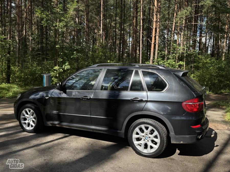 BMW X5 2011 in Vilnius, with an engine capacity of 3.00 L and mileage of 196 thousand km for 8499 €, photo 8 on AUTOMOTO.COM.LV
