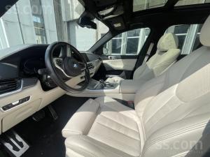 Violets BMW X5 2020 Rīga, ar dzinēja tilpumu 3.00 L un nobraukumu 0 tūkst. km par 44800 €, foto 13 vietnē AUTOMOTO.COM.LV