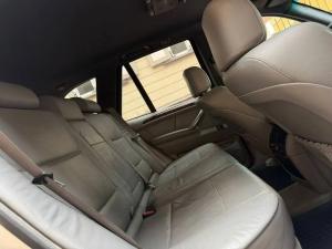 Balts BMW X5 2004 Cēsis, ar dzinēja tilpumu 3.00 L un nobraukumu 447 tūkst. km par 3990 €, foto 18 vietnē AUTOMOTO.COM.LV