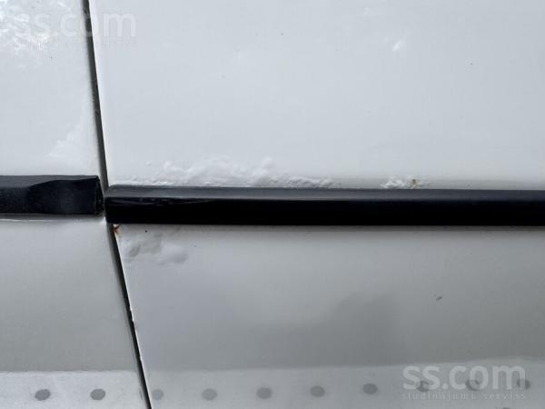 White BMW X5 2004 in Riga, with an engine capacity of 3.00 L and mileage of 450 thousand km for 3995 €, photo 5 on AUTOMOTO.COM.LV