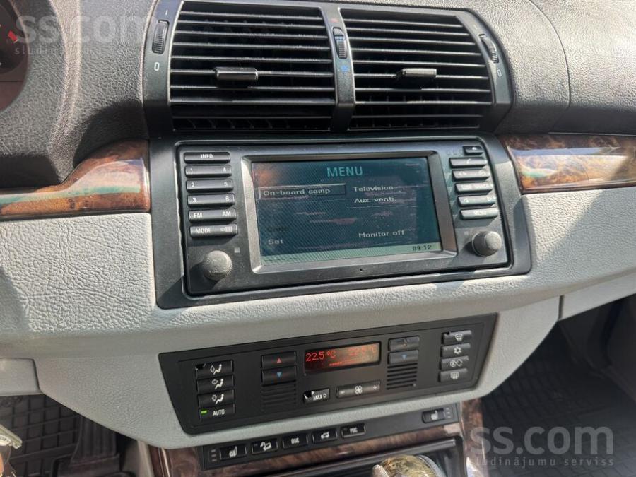Balts BMW X5 2004 Rīga, ar dzinēja tilpumu 3.00 L un nobraukumu 450 tūkst. km par 3995 €, foto 24 vietnē AUTOMOTO.COM.LV