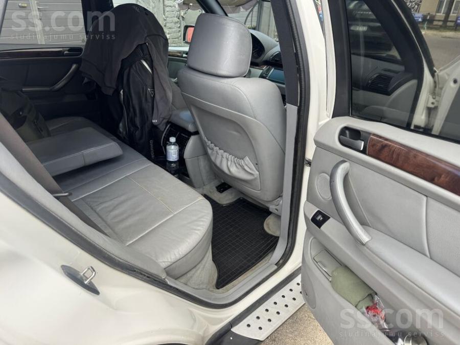 Balts BMW X5 2004 Rīga, ar dzinēja tilpumu 3.00 L un nobraukumu 450 tūkst. km par 3995 €, foto 26 vietnē AUTOMOTO.COM.LV