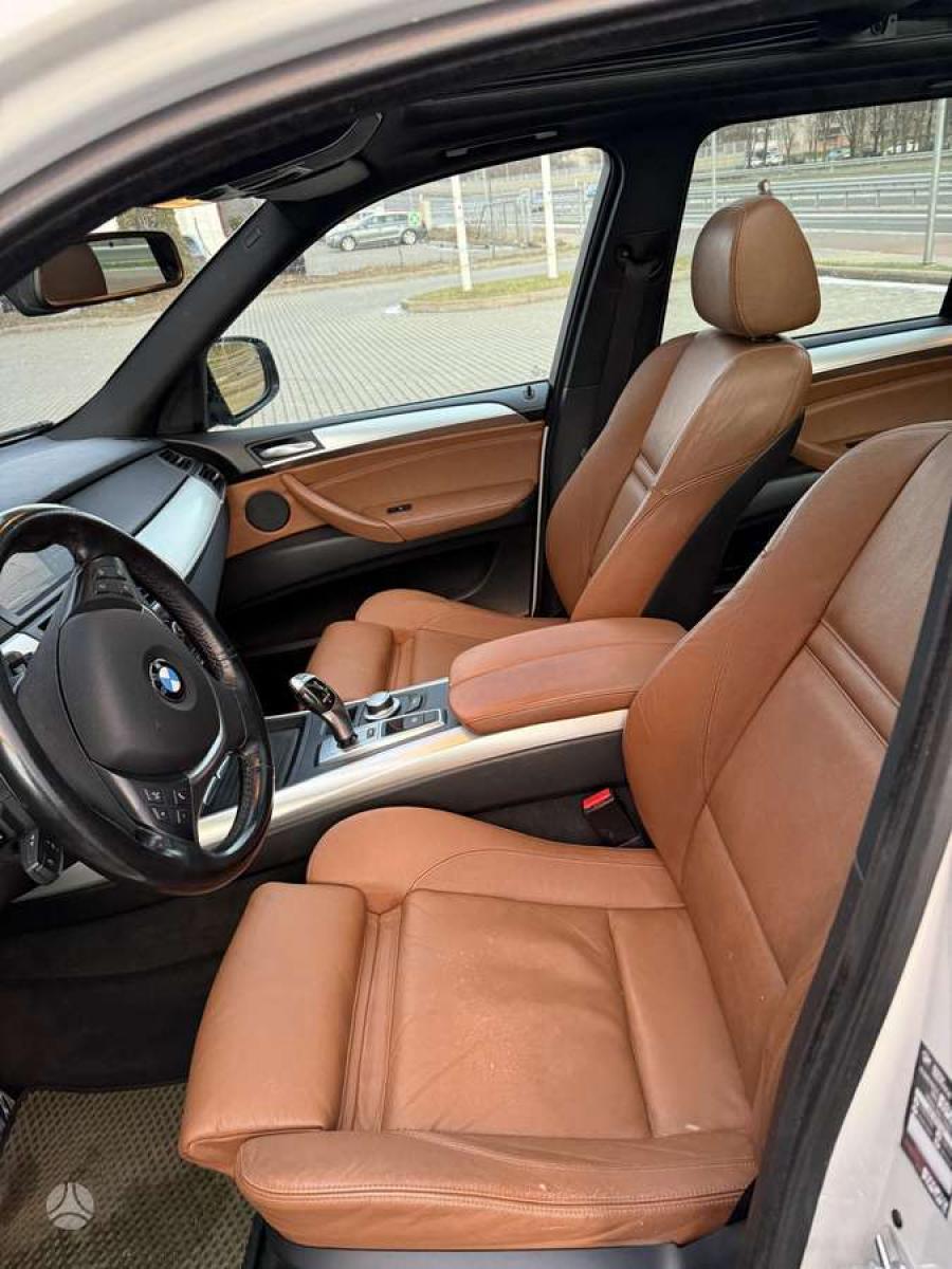 Balts BMW X5 2007 Klaipėda, ar dzinēja tilpumu 2.99 L un nobraukumu 320 tūkst. km par 9800 €, foto 26 vietnē AUTOMOTO.COM.LV