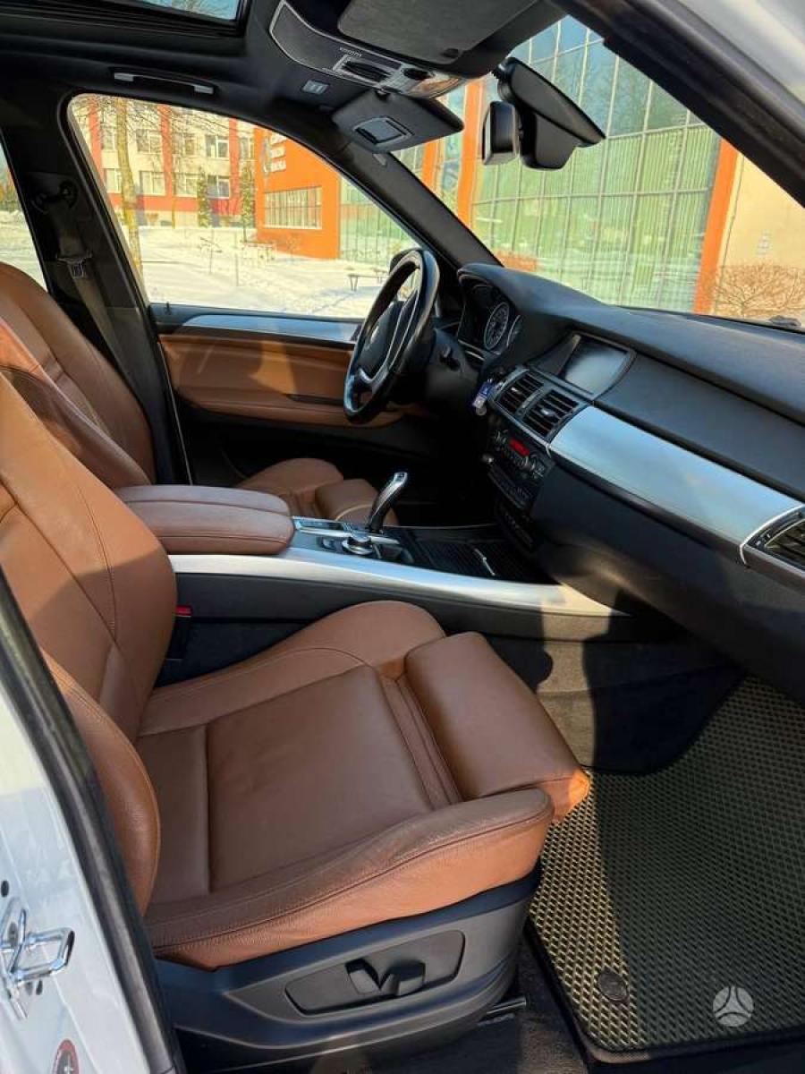 Balts BMW X5 2007 Klaipėda, ar dzinēja tilpumu 2.99 L un nobraukumu 320 tūkst. km par 9700 €, foto 30 vietnē AUTOMOTO.COM.LV