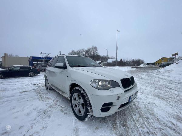 White BMW X5 2007 in Taurage, with an engine capacity of 2.99 L and mileage of 211 thousand km for 7500 €, photo 2 on AUTOMOTO.COM.LV
