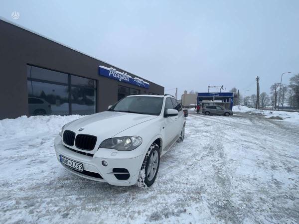 White BMW X5 2007 in Taurage, with an engine capacity of 2.99 L and mileage of 211 thousand km for 7500 €, photo 4 on AUTOMOTO.COM.LV
