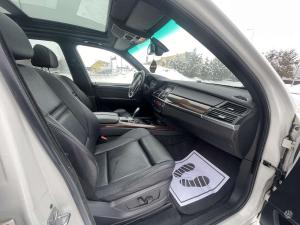 White BMW X5 2007 in Taurage, with an engine capacity of 2.99 L and mileage of 211 thousand km for 7500 €, photo 12 on AUTOMOTO.COM.LV