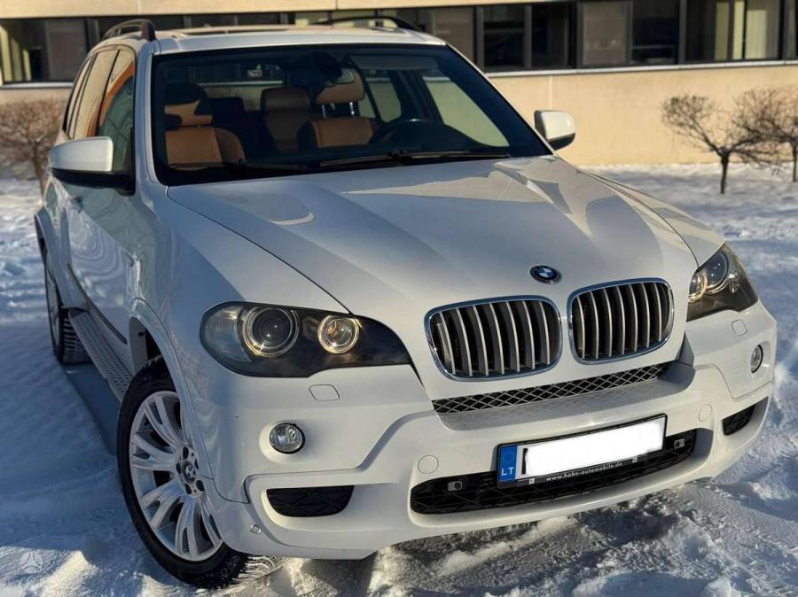White BMW X5 2007 in Klaipeda, with an engine capacity of 2.99 L and mileage of 320 thousand km for 9800 €, photo 8 on AUTOMOTO.COM.LV