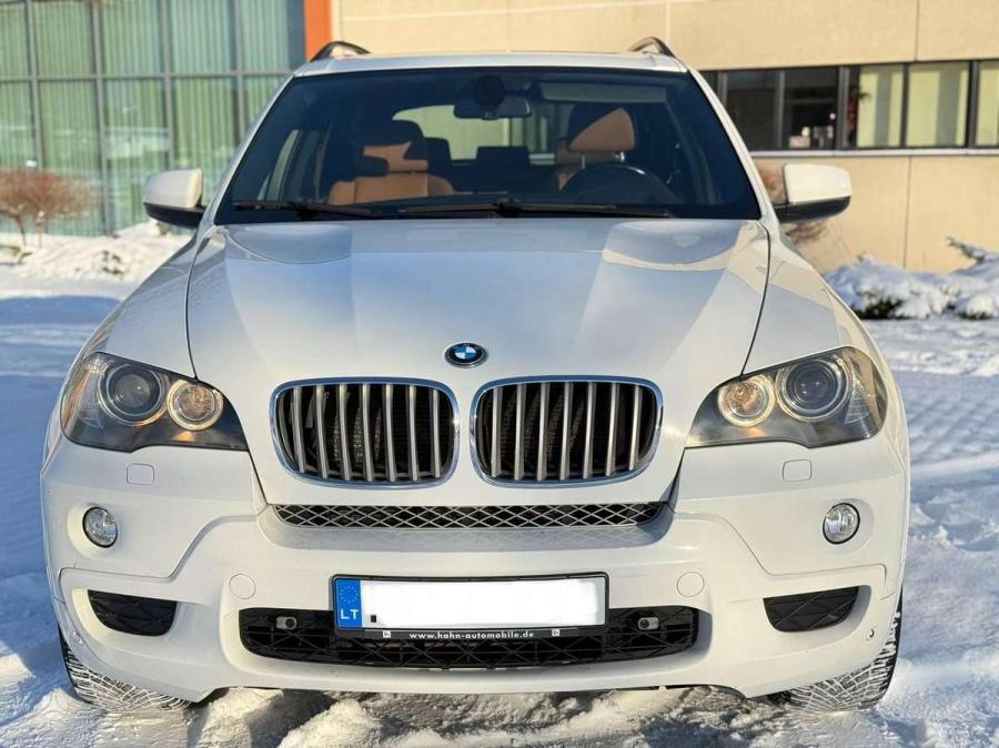 White BMW X5 2007 in Klaipeda, with an engine capacity of 2.99 L and mileage of 320 thousand km for 9800 €, photo 9 on AUTOMOTO.COM.LV