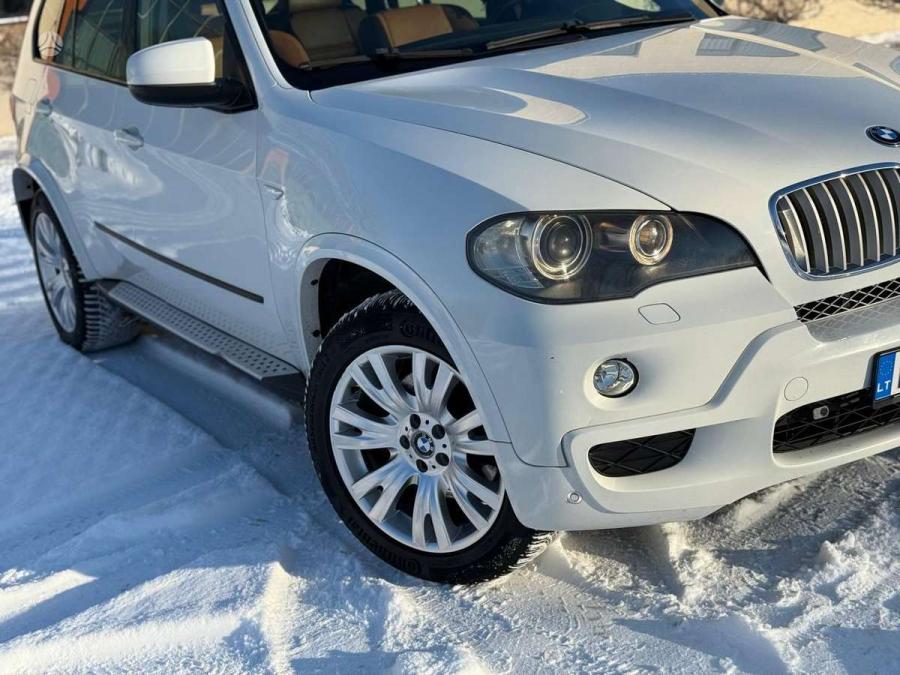 White BMW X5 2007 in Klaipeda, with an engine capacity of 2.99 L and mileage of 320 thousand km for 9800 €, photo 11 on AUTOMOTO.COM.LV
