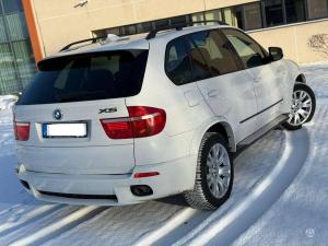 White BMW X5 2007 in Klaipeda, with an engine capacity of 2.99 L and mileage of 320 thousand km for 9800 €, photo 13 on AUTOMOTO.COM.LV