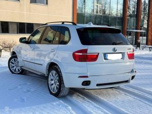 White BMW X5 2007 in Klaipeda, with an engine capacity of 2.99 L and mileage of 320 thousand km for 9800 €, photo 14 on AUTOMOTO.COM.LV