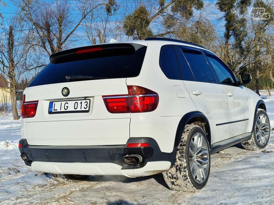 White BMW X5 2007 in Kaunas, with an engine capacity of 3.00 L and mileage of 235 thousand km for 7500 €, photo 5 on AUTOMOTO.COM.LV