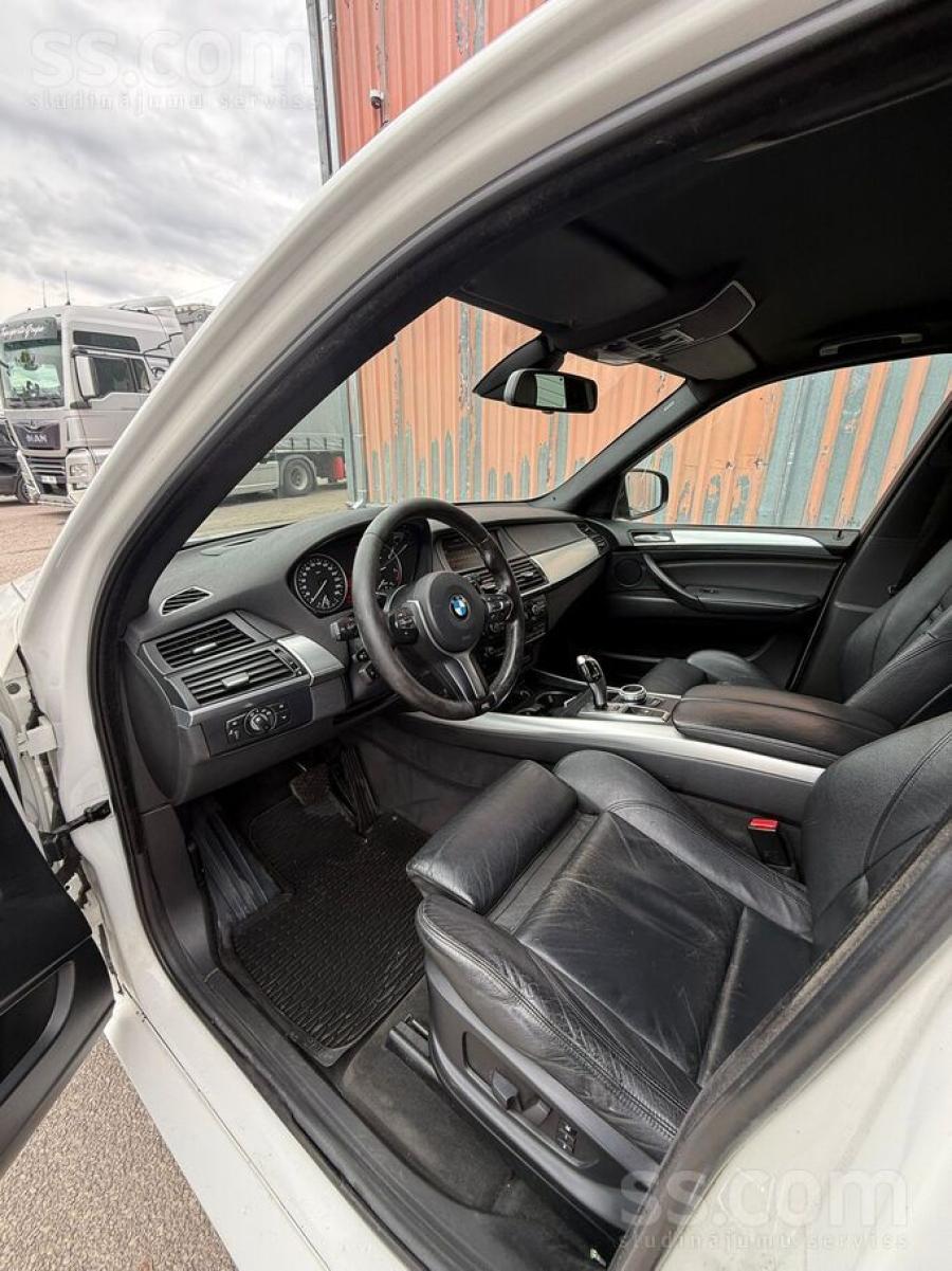 White BMW X5 2007 in Riga, with an engine capacity of 3.00 L and mileage of 0 thousand km for 8500 €, photo 9 on AUTOMOTO.COM.LV