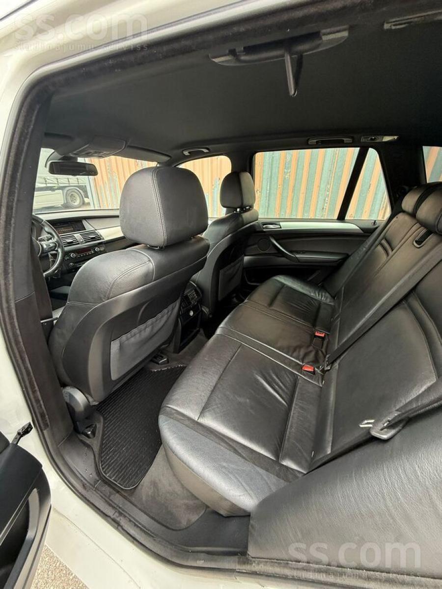 White BMW X5 2007 in Riga, with an engine capacity of 3.00 L and mileage of 0 thousand km for 8500 €, photo 10 on AUTOMOTO.COM.LV