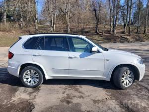 White BMW X5 2007 in Talsi, with an engine capacity of 3.00 L and mileage of 507 thousand km for 7000 €, photo 5 on AUTOMOTO.COM.LV