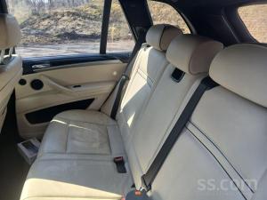 White BMW X5 2007 in Talsi, with an engine capacity of 3.00 L and mileage of 507 thousand km for 7000 €, photo 8 on AUTOMOTO.COM.LV