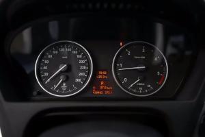 Белый БМВ Х5 2007 в Елгава, объемом двигателя 3.00 л и пробегом 438 тыс. км за 6900 €, фото 13 на AUTOMOTO.COM.LV