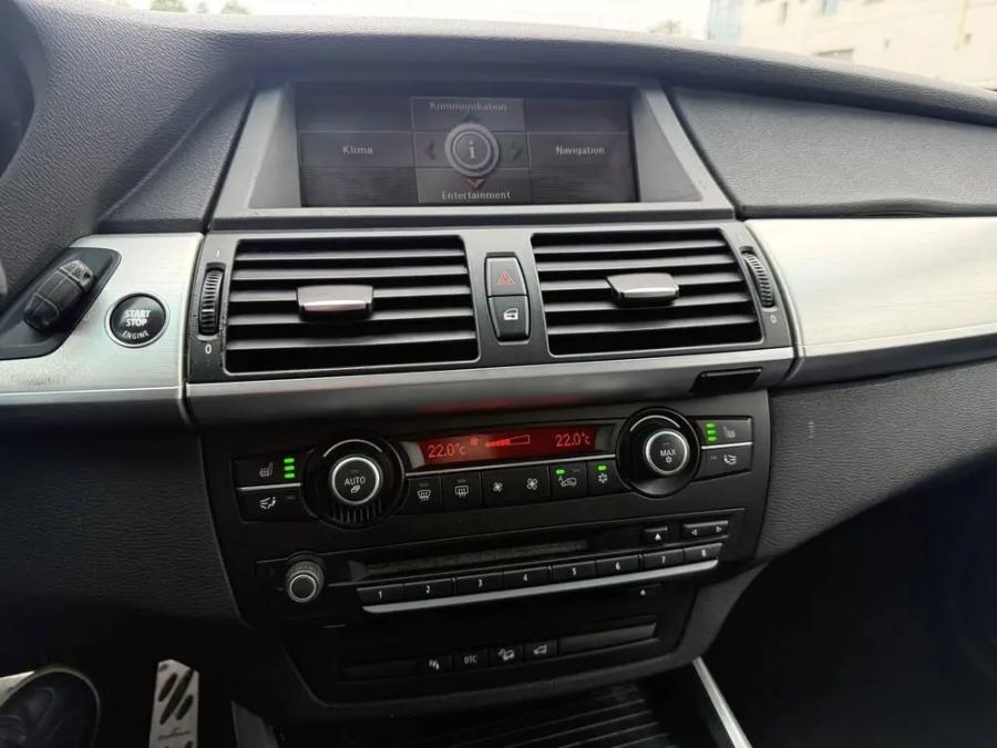 White BMW X5 2007 in Rezekne, with an engine capacity of 3.00 L and mileage of 290 thousand km for 7995 €, photo 11 on AUTOMOTO.COM.LV