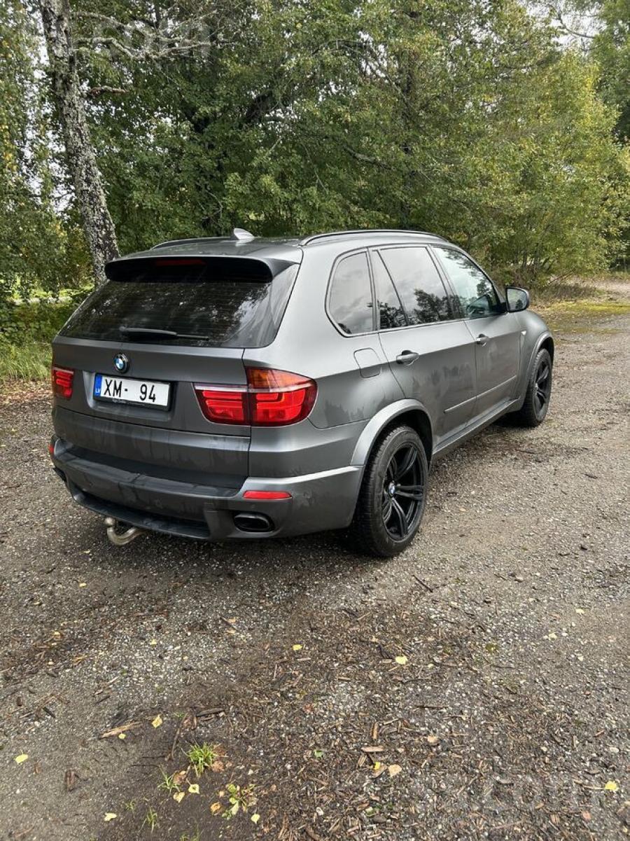 Balts BMW X5 2007 Valmiera, ar dzinēja tilpumu 3.00 L un nobraukumu 435 tūkst. km par 9000 €, foto 4 vietnē AUTOMOTO.COM.LV