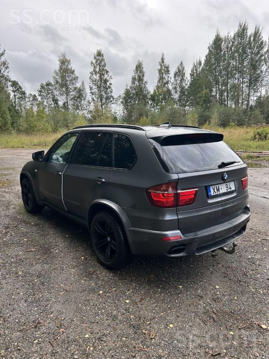 Balts BMW X5 2007 Valmiera, ar dzinēja tilpumu 3.00 L un nobraukumu 435 tūkst. km par 9000 €, foto 5 vietnē AUTOMOTO.COM.LV
