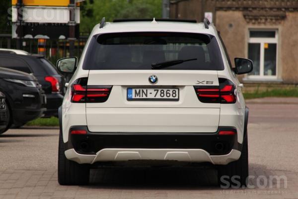 White BMW X5 2008 in Jelgava, with an engine capacity of 3.00 L and mileage of 0 thousand km for 33500 €, photo 5 on AUTOMOTO.COM.LV