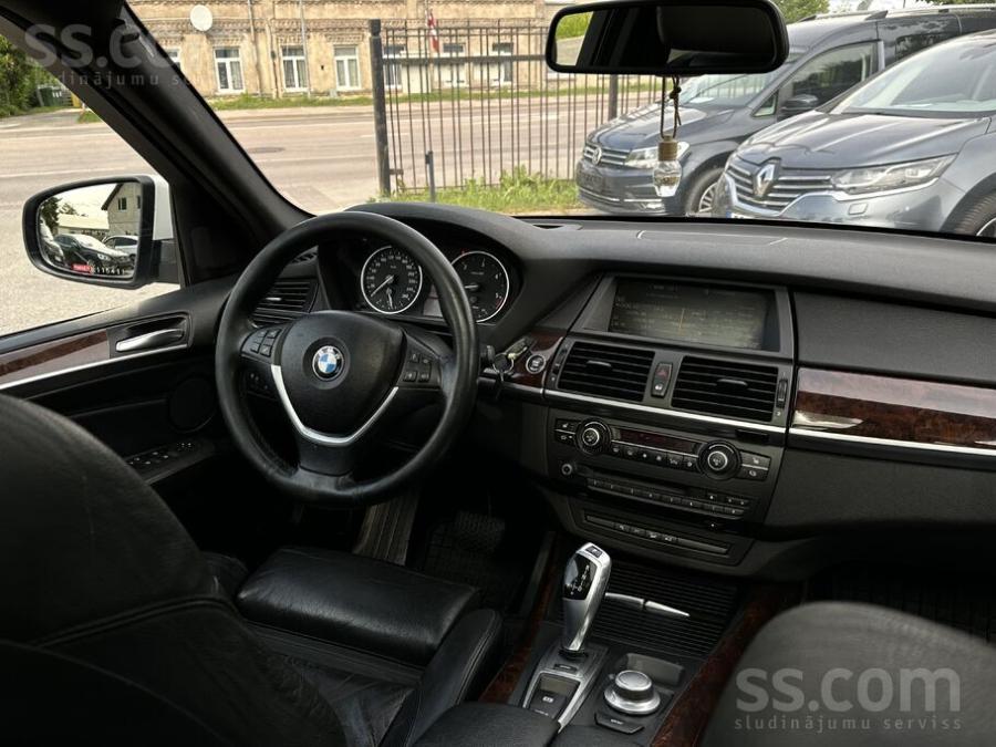 White BMW X5 2008 in Jelgava, with an engine capacity of 3.00 L and mileage of 0 thousand km for 33500 €, photo 12 on AUTOMOTO.COM.LV