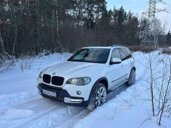 White BMW X5 2008 in Vilnius, with an engine capacity of 2.99 L and mileage of 402 thousand km for 6500 €, photo 1 on AUTOMOTO.COM.LV