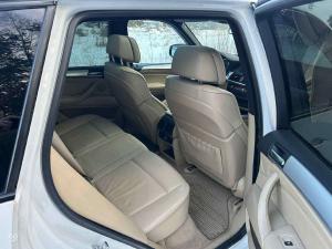 White BMW X5 2008 in Vilnius, with an engine capacity of 2.99 L and mileage of 402 thousand km for 6500 €, photo 15 on AUTOMOTO.COM.LV