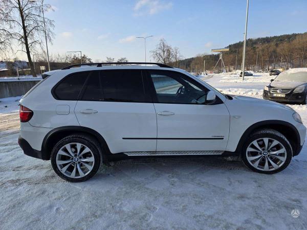 White BMW X5 2008 in Vilnius, with an engine capacity of 2.99 L and mileage of 403 thousand km for 7200 €, photo 5 on AUTOMOTO.COM.LV