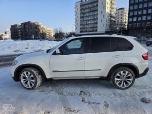 White BMW X5 2008 in Vilnius, with an engine capacity of 3.00 L and mileage of 403 thousand km for 7200 €, photo 2 on AUTOMOTO.COM.LV