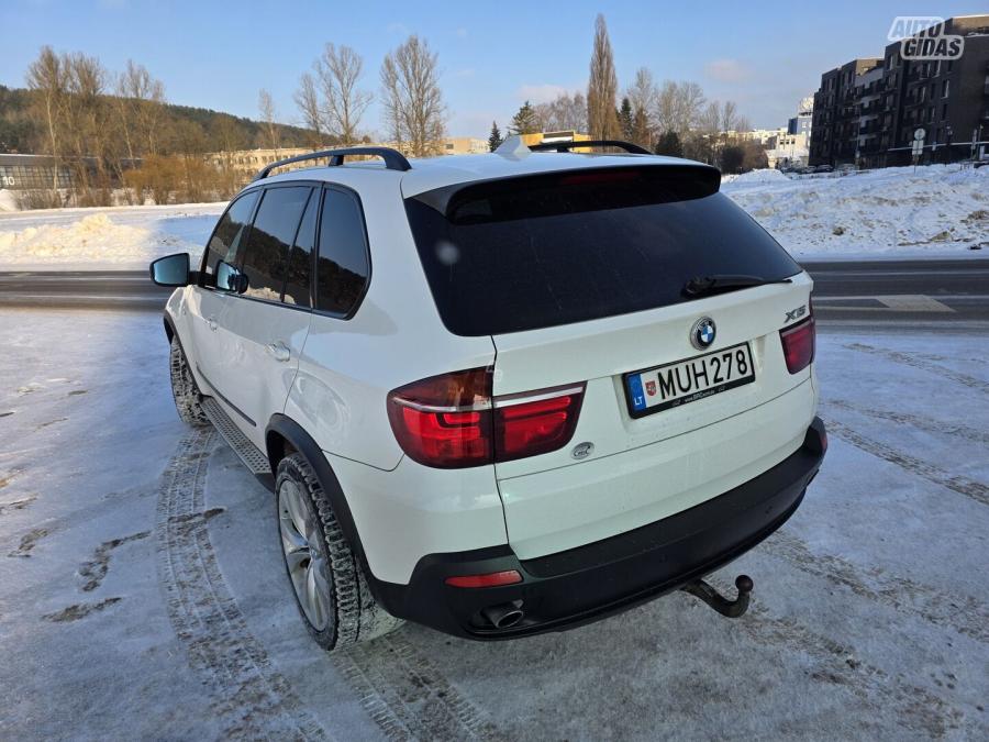 White BMW X5 2008 in Vilnius, with an engine capacity of 3.00 L and mileage of 403 thousand km for 7200 €, photo 4 on AUTOMOTO.COM.LV