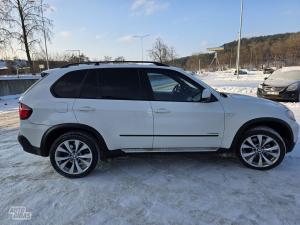 White BMW X5 2008 in Vilnius, with an engine capacity of 3.00 L and mileage of 403 thousand km for 7200 €, photo 5 on AUTOMOTO.COM.LV
