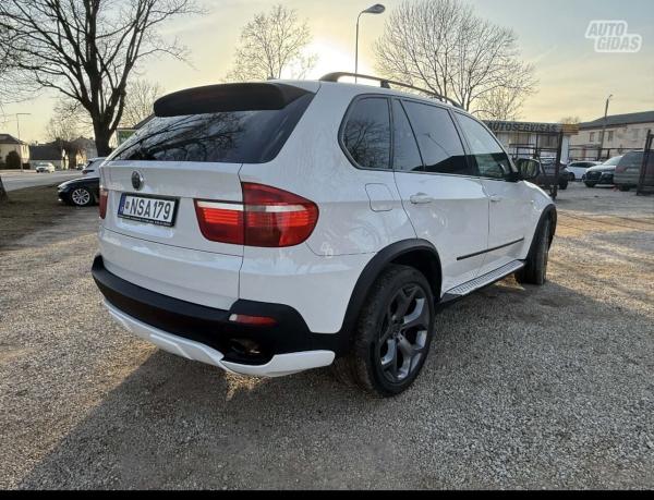 White BMW X5 2008 in Vilnius, with an engine capacity of 3.00 L and mileage of 368 thousand km for 8600 €, photo 5 on AUTOMOTO.COM.LV