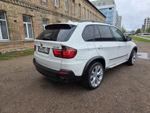 Белый БМВ Х5 2008 в Вильнюс, объемом двигателя 3.00 л и пробегом 405 тыс. км за 8200 €, фото 5 на AUTOMOTO.COM.LV