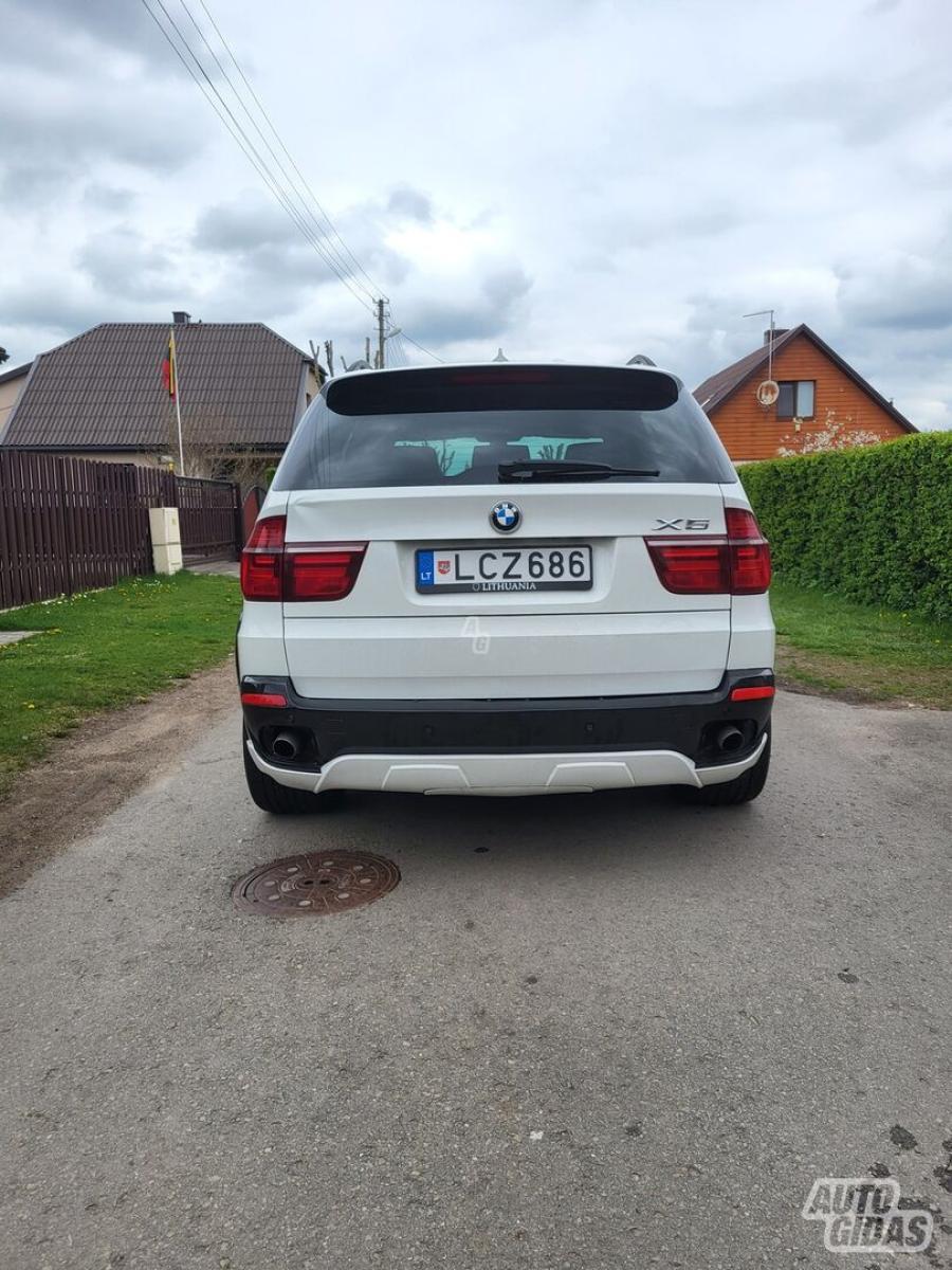 Balts BMW X5 2008 Klaipėda, ar dzinēja tilpumu 3.00 L un nobraukumu 271 tūkst. km par 5900 €, foto 6 vietnē AUTOMOTO.COM.LV