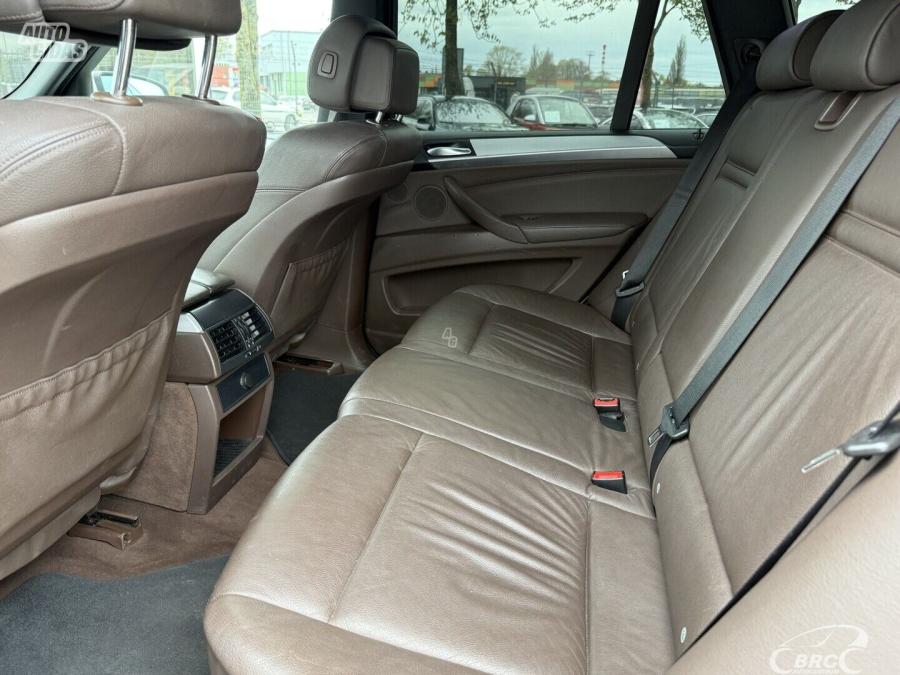 Белый БМВ Х5 2008 в Авиженяй, объемом двигателя 3.00 л и пробегом 371 тыс. км за 7500 €, фото 14 на AUTOMOTO.COM.LV