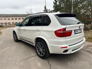 Белый БМВ Х5 2008 в Огре, объемом двигателя 3.00 л и пробегом 421 тыс. км за 7900 €, фото 5 на AUTOMOTO.COM.LV