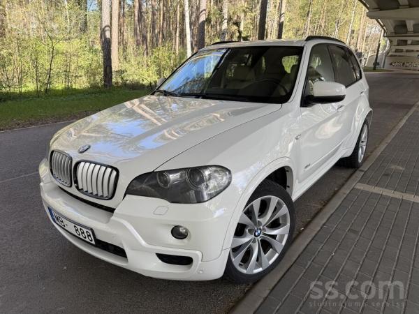 White BMW X5 2008 in Riga, with an engine capacity of 3.00 L and mileage of 315 thousand km for 9995 €, photo 1 on AUTOMOTO.COM.LV