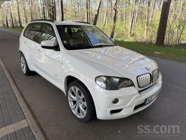 White BMW X5 2008 in Riga, with an engine capacity of 3.00 L and mileage of 315 thousand km for 9995 €, photo 2 on AUTOMOTO.COM.LV
