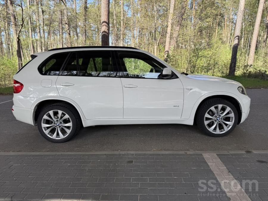 White BMW X5 2008 in Riga, with an engine capacity of 3.00 L and mileage of 315 thousand km for 9995 €, photo 7 on AUTOMOTO.COM.LV