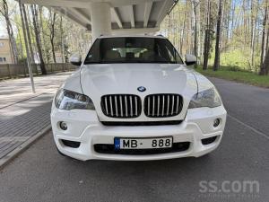 White BMW X5 2008 in Riga, with an engine capacity of 3.00 L and mileage of 315 thousand km for 9995 €, photo 8 on AUTOMOTO.COM.LV