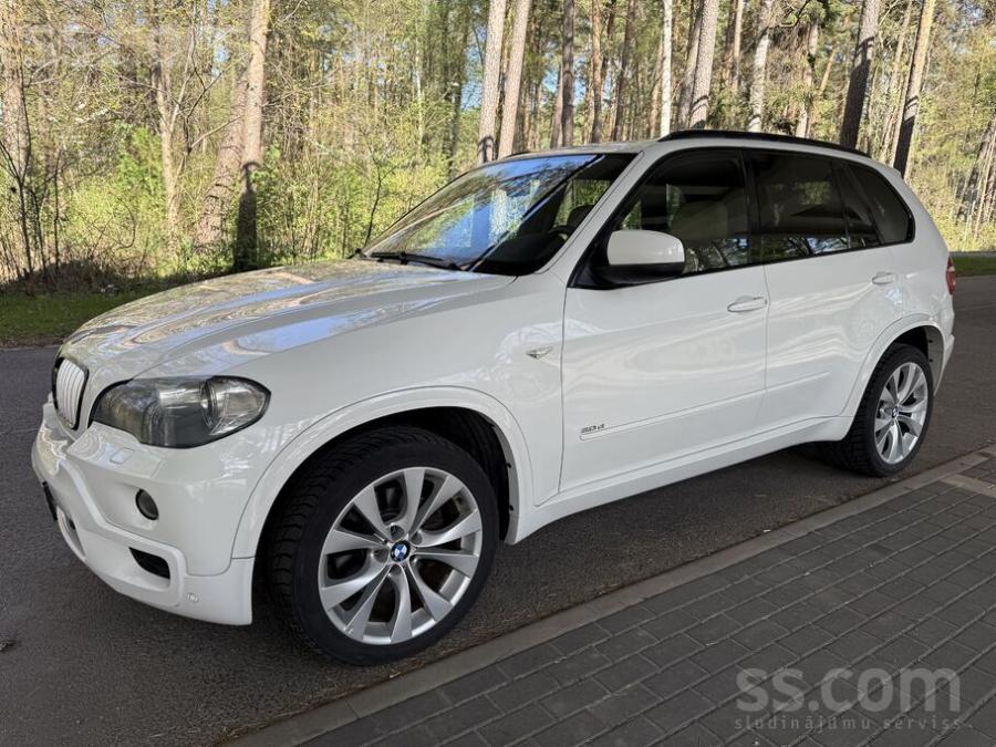 White BMW X5 2008 in Riga, with an engine capacity of 3.00 L and mileage of 315 thousand km for 9995 €, photo 11 on AUTOMOTO.COM.LV
