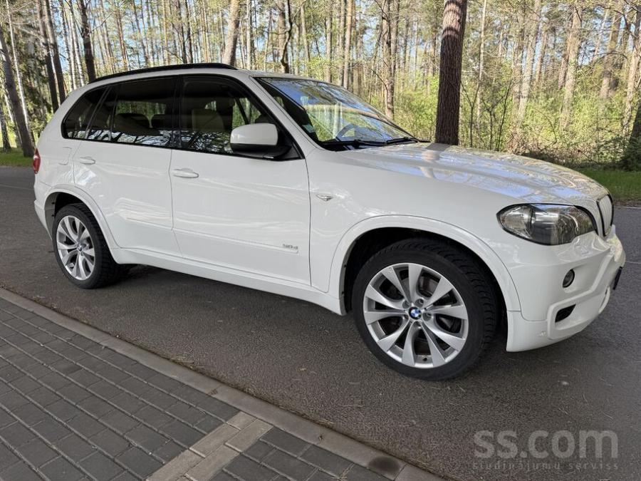 White BMW X5 2008 in Riga, with an engine capacity of 3.00 L and mileage of 315 thousand km for 9995 €, photo 16 on AUTOMOTO.COM.LV