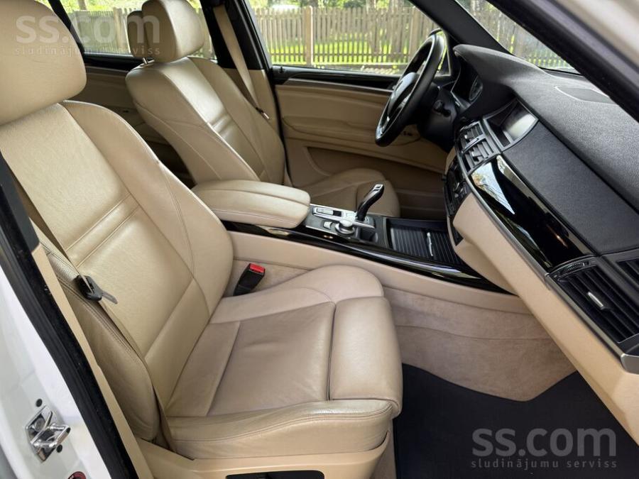White BMW X5 2008 in Riga, with an engine capacity of 3.00 L and mileage of 315 thousand km for 9995 €, photo 17 on AUTOMOTO.COM.LV